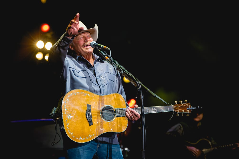 On This Date: Alan Jackson Releases One Of His Most Underrated Hits ...