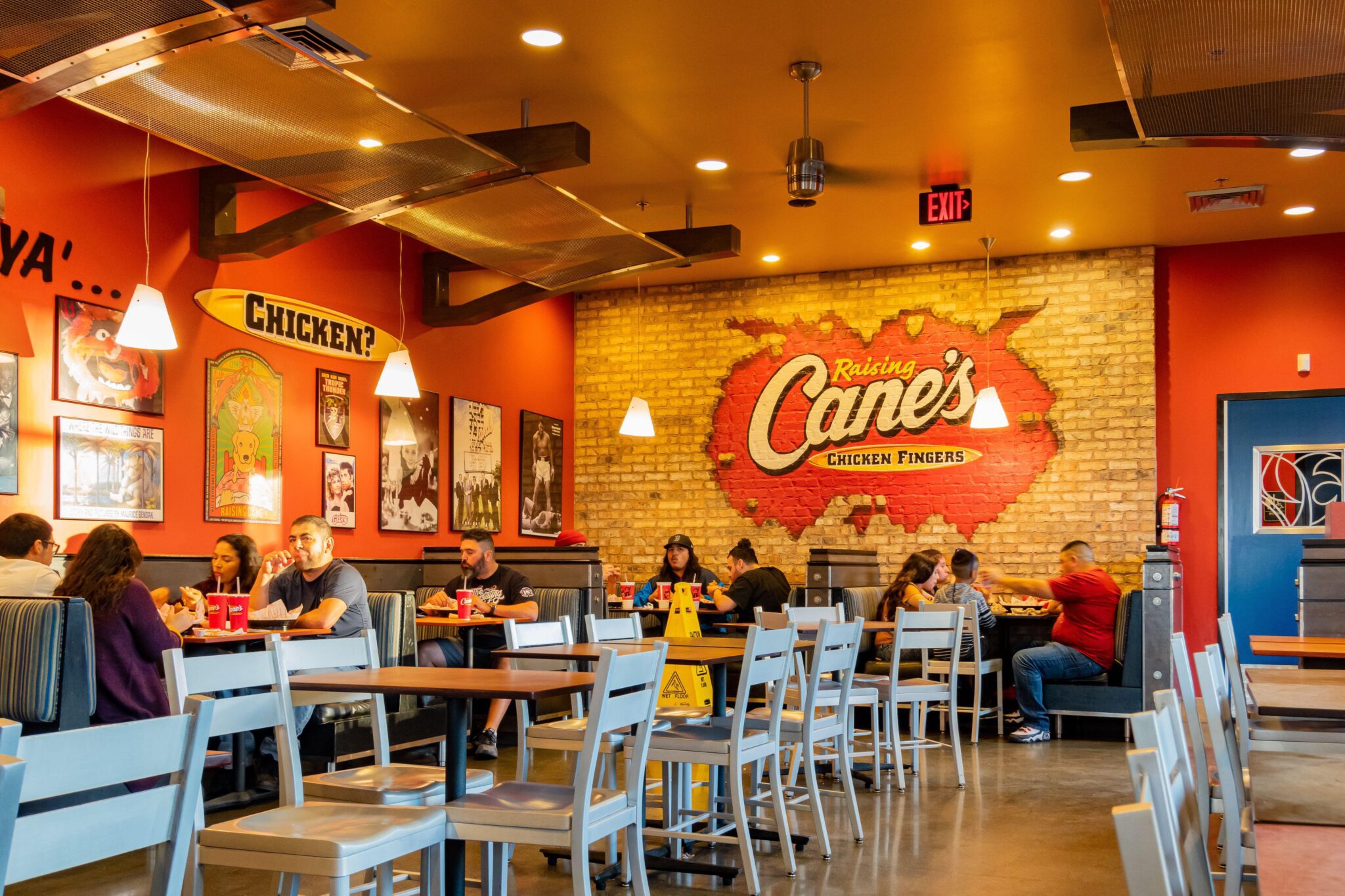 Hundreds Of People Showed Up For The Grand Opening Of A Raising Cane’s ...