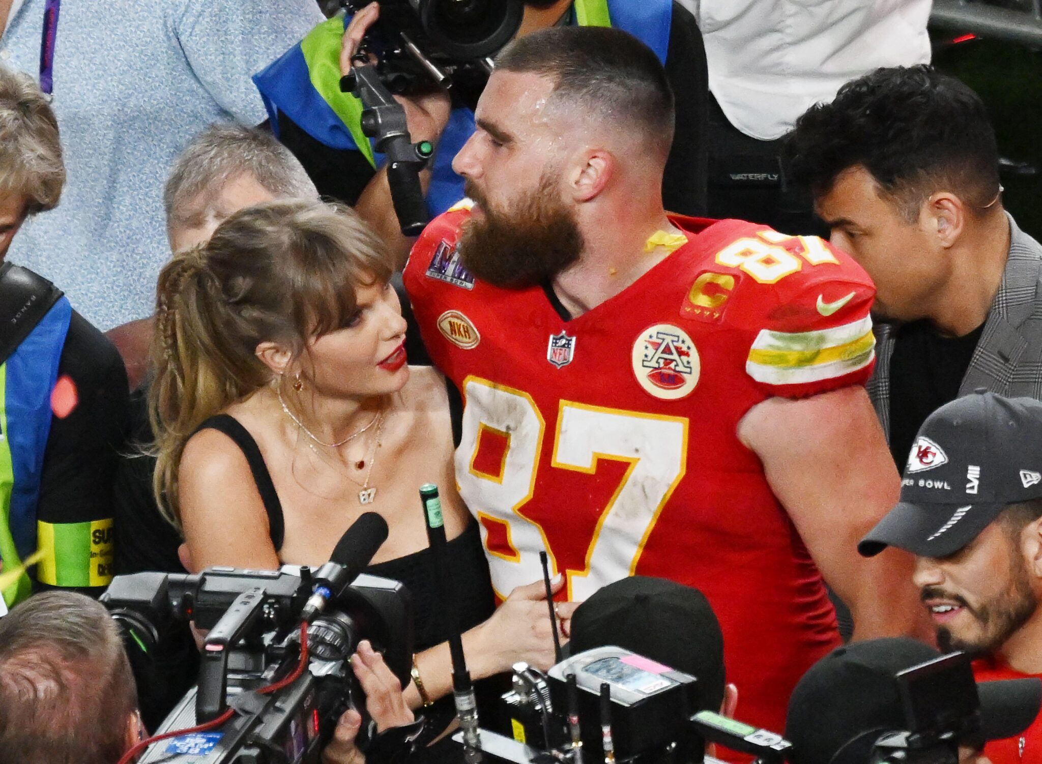 Swifties Are Actually Hoping The Kansas City Chiefs Lose To The Buffalo ...