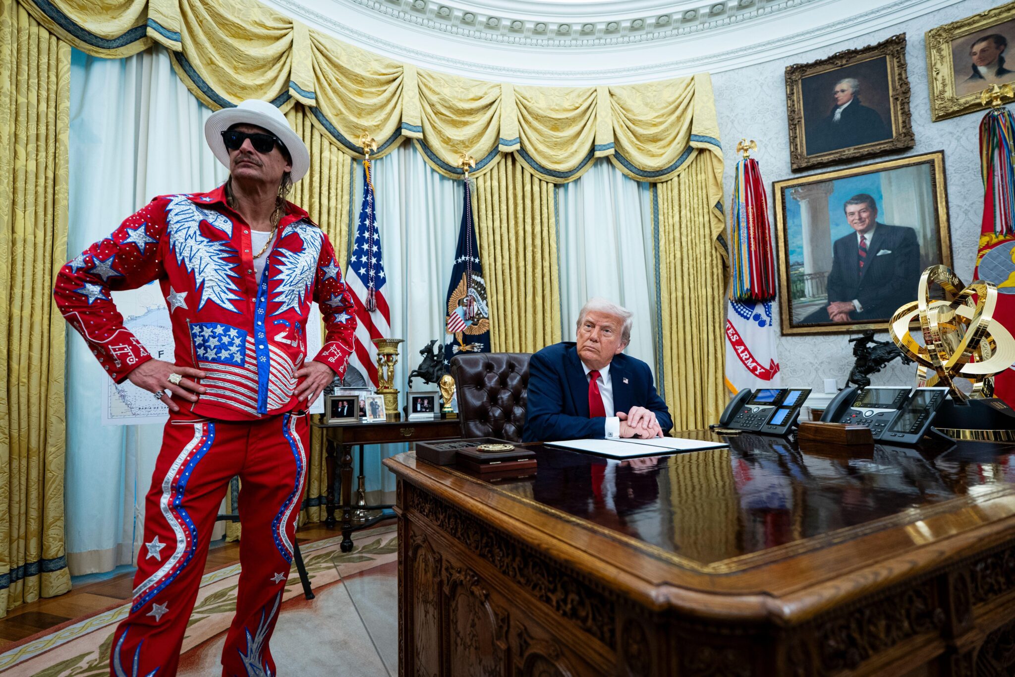 Liberals Have A Meltdown Over Kid Rock’s Flashy Oval Office Outfit ...