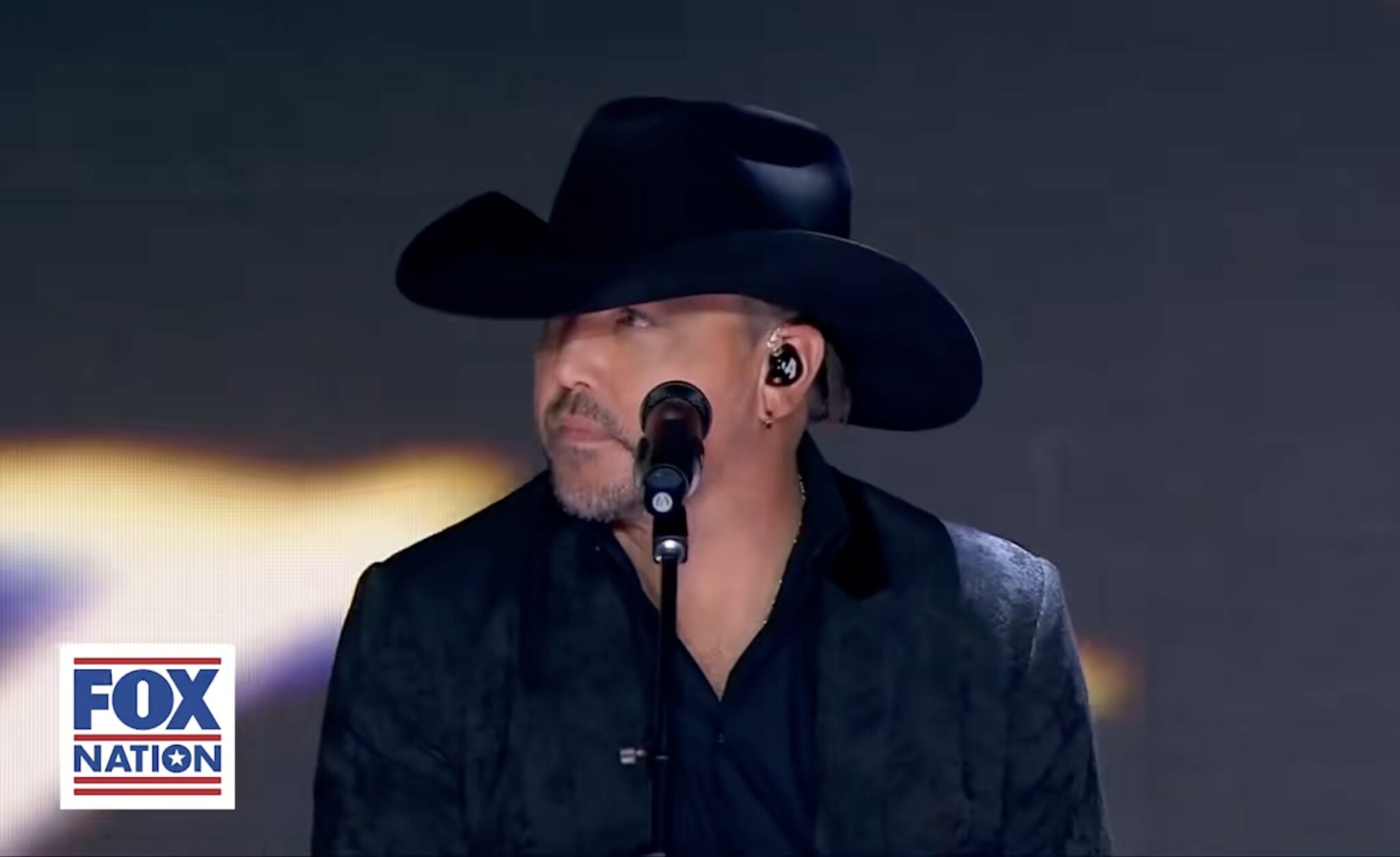 Jason Aldean Pays Tribute To Charlie Kirk With Stripped Back ...