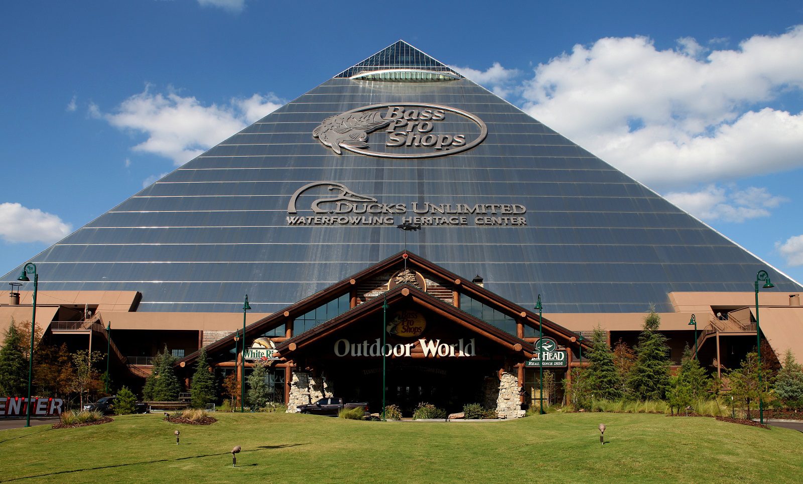 The Bass Pro Shop’s Memphis Pyramid Is The 9th Largest In The World ...