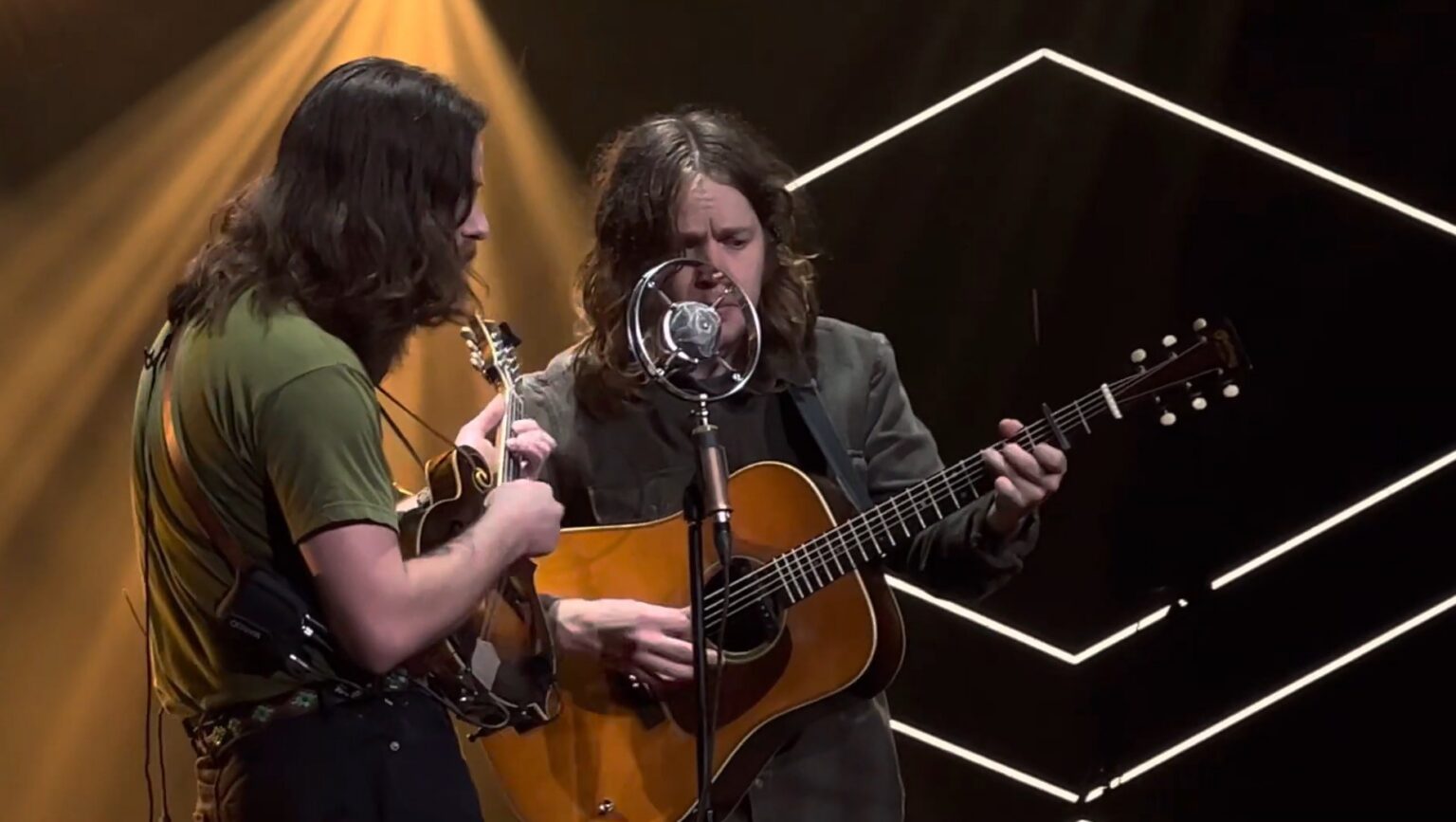Jarrod Walker, Mandolinist For Billy Strings, Announces Debut Solo ...