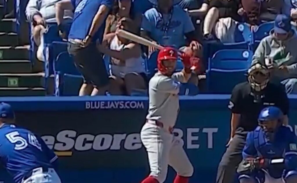 Blue Jays Fan Horrifies His Wife By Mooning The Cameras At Spring ...