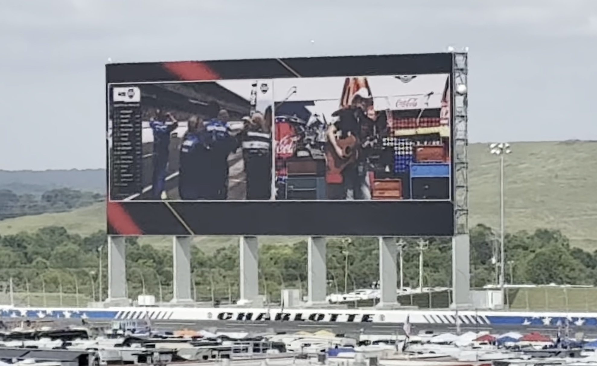 Brad Paisley Paid a Beautiful On-Stage Tribute to Late Racing Legend ...