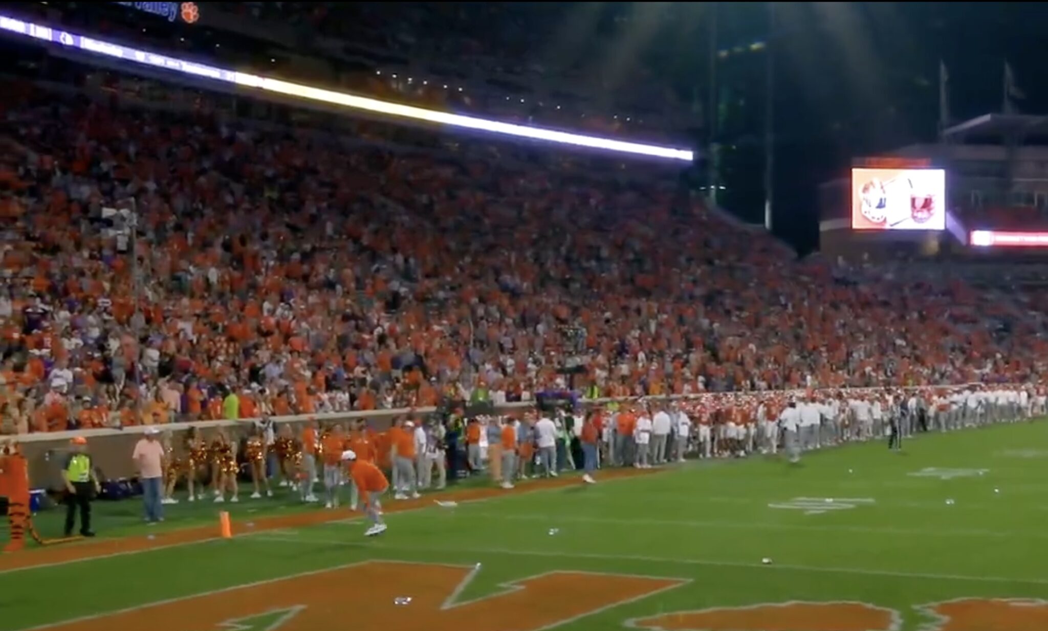 Clemson Fans Threw Debris Onto The Field After Onside Kick Call, Only ...