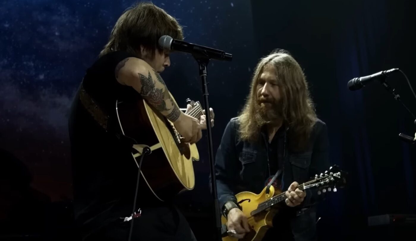 Blackberry Smoke’s Charlie Starr & Billy Strings Share Killer Duet Of ...