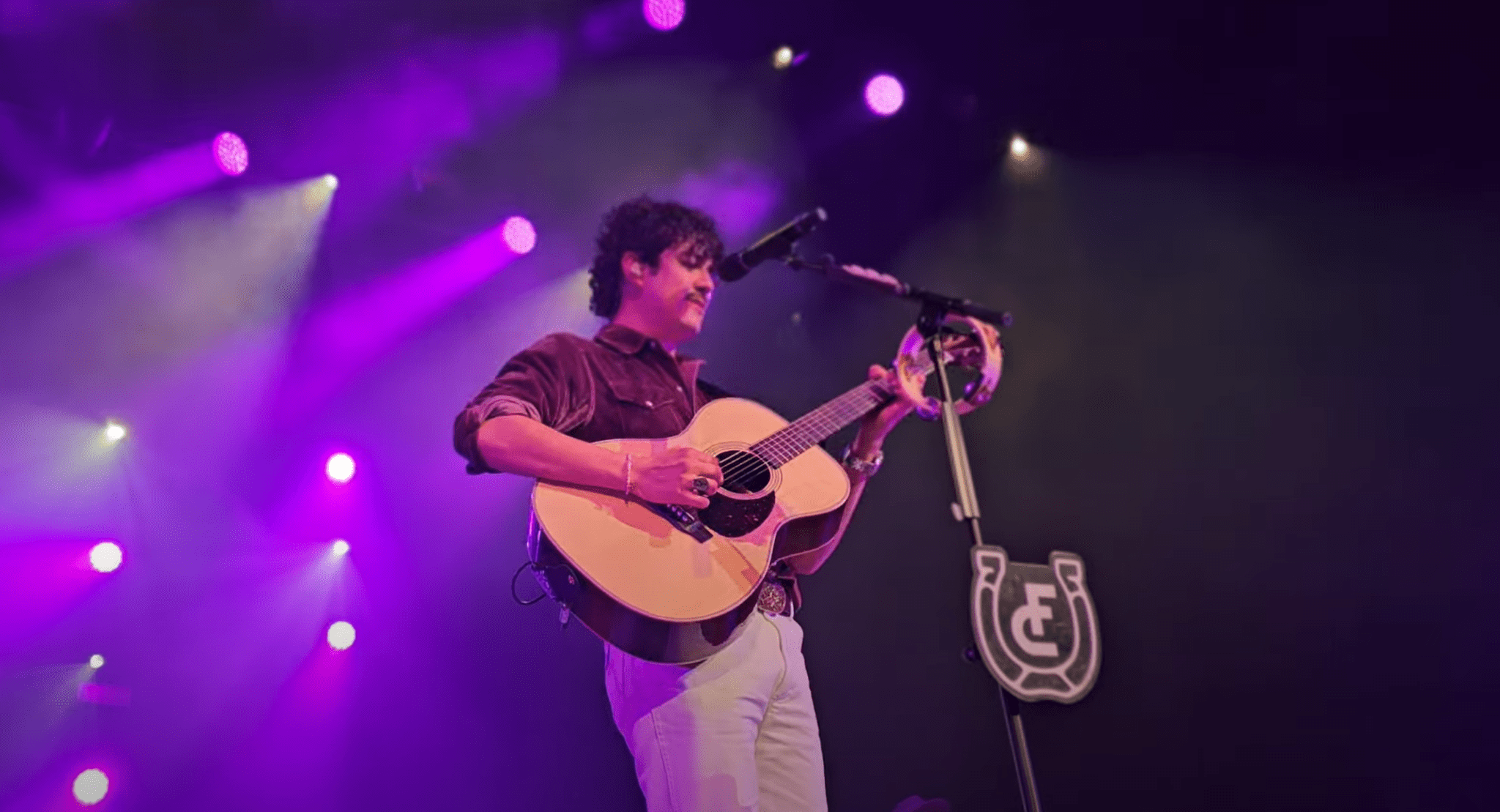 Cleto Cordero Serenades Audience With Stunning Cover Of Fleetwood Mac’s ...