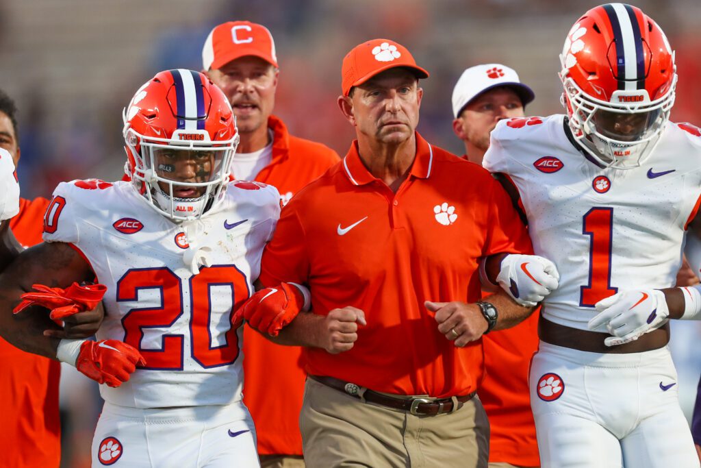 Father Of Former Clemson QB D.J. Uiagalelei Blasts Head Coach Dabo ...