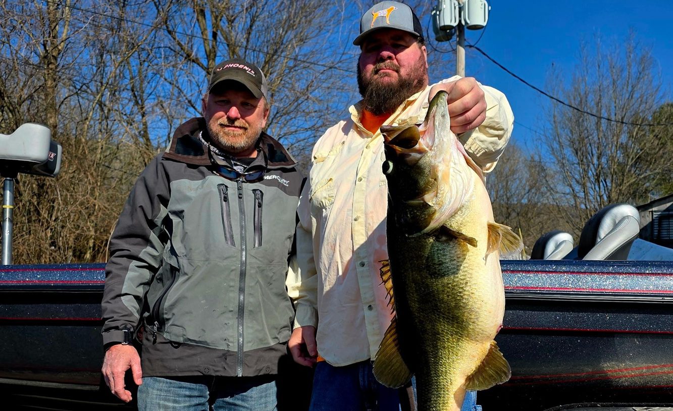 Tennessee Fisherman’s 15-Pound Largemouth Bass Officially Confirmed As ...