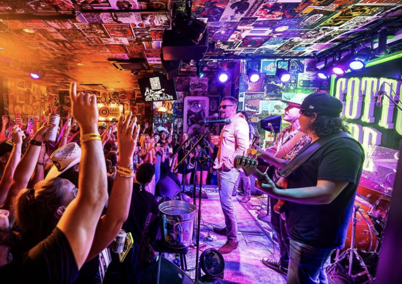 Eric Church Hops On Stage At His Nashville Bar, Chief’s, For Surprise ...