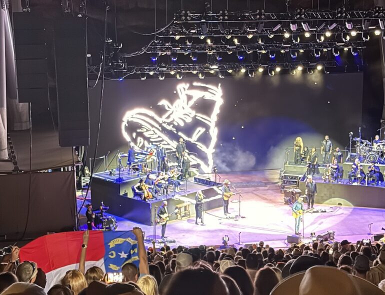 Eric Church Takes On The Machine During Night One Of Three Red Rocks ...