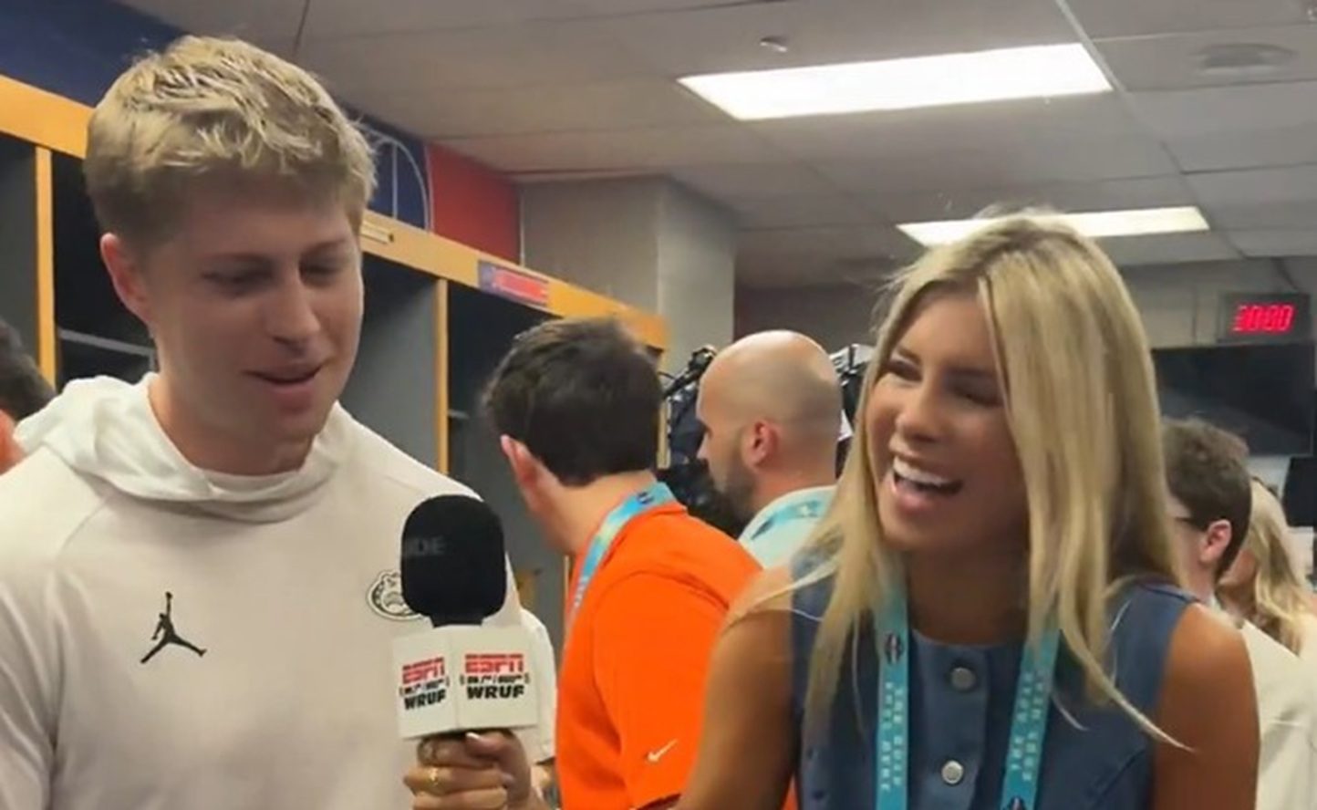 Florida Basketball Player Who Went Viral For Wide-Eyed Interview With ...