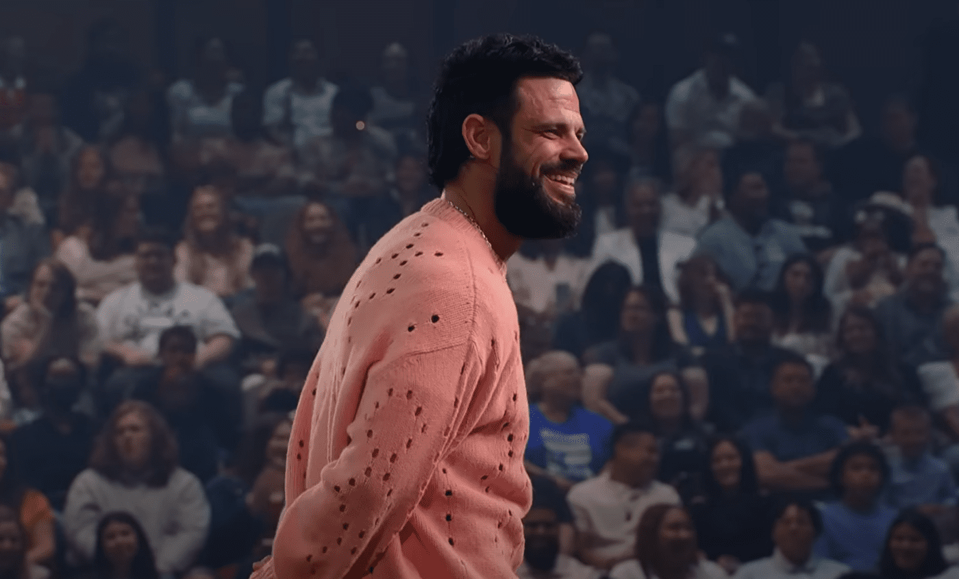 North Carolina Megachurch Pastor Steven Furtick Under Fire For Wearing ...
