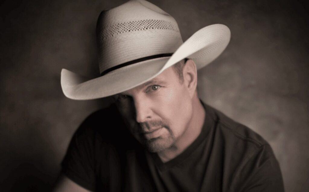 Garth Brooks To Receive RIAA Artist Of A Lifetime Award After Scoring ...