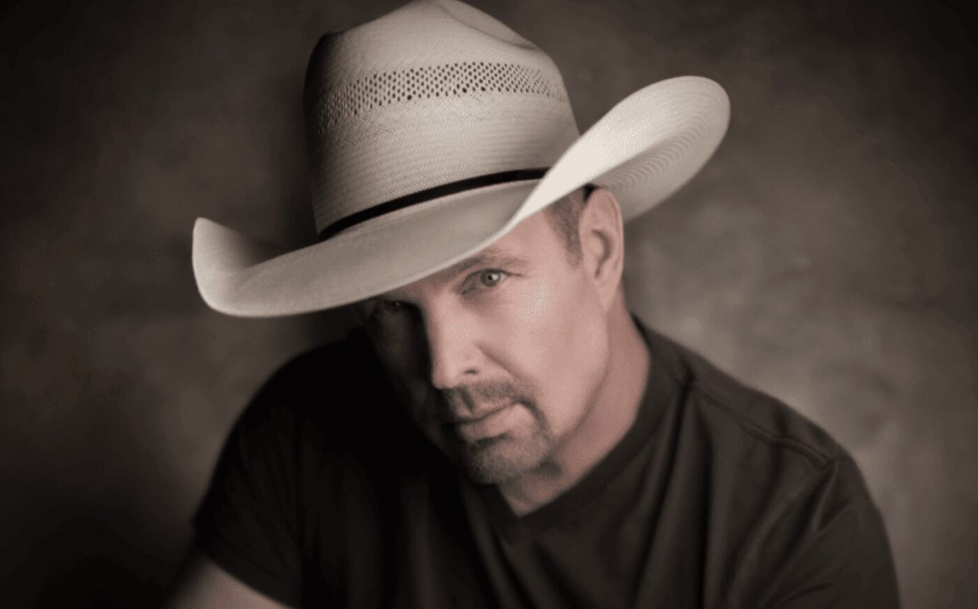 Garth Brooks To Receive RIAA Artist Of A Lifetime Award After Scoring ...