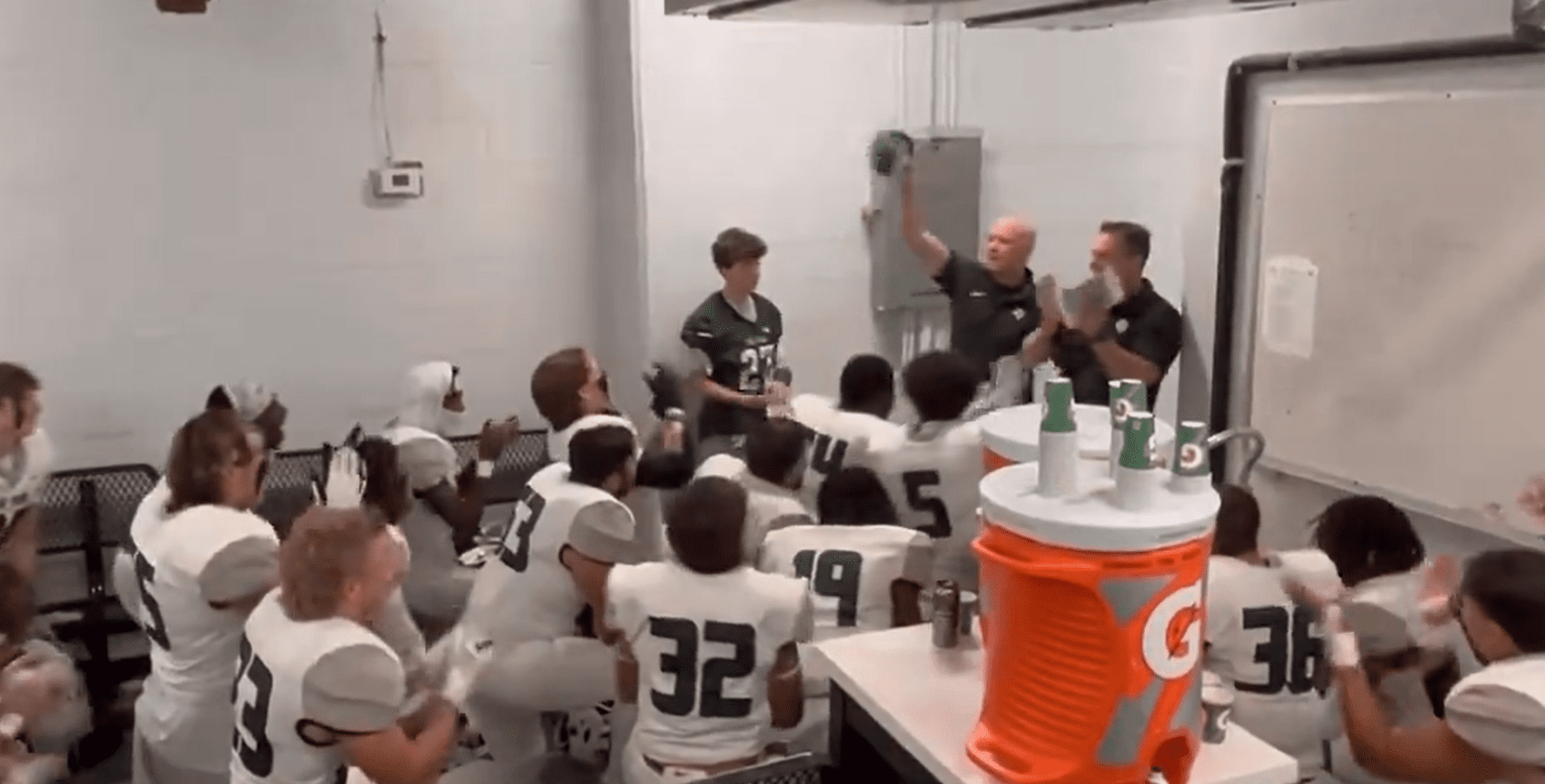 Kingwood Park High School Football Coach Informs Team He Beat Cancer ...