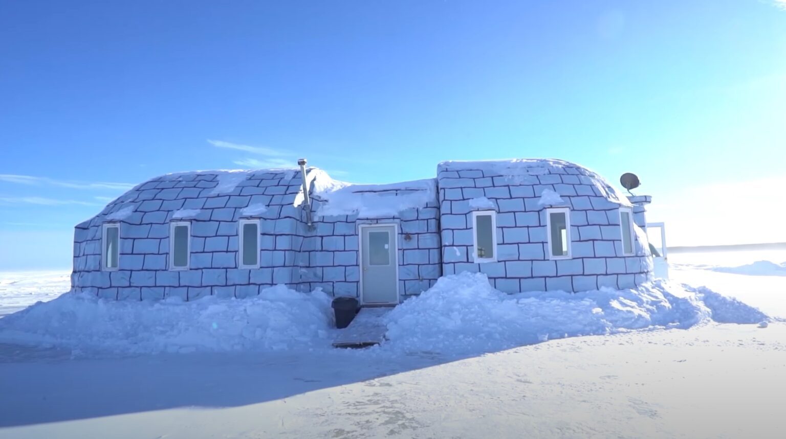 The Igloo Bar: Legendary Minnesota Ice Fishing Spot Has A Full Bar ...