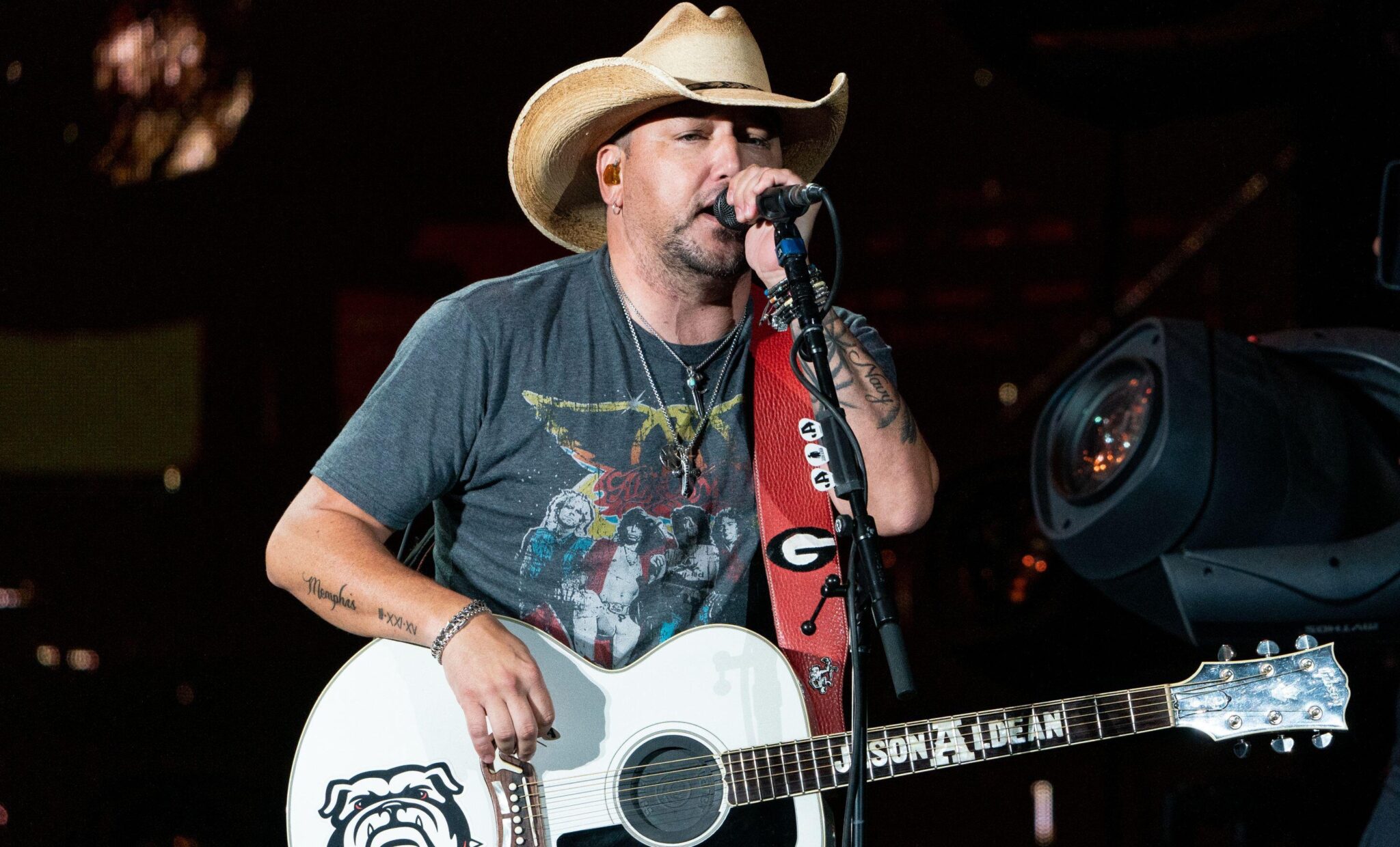 Jason Aldean Reveals His Favorite Venue He’s Ever Played, & He’s The ...