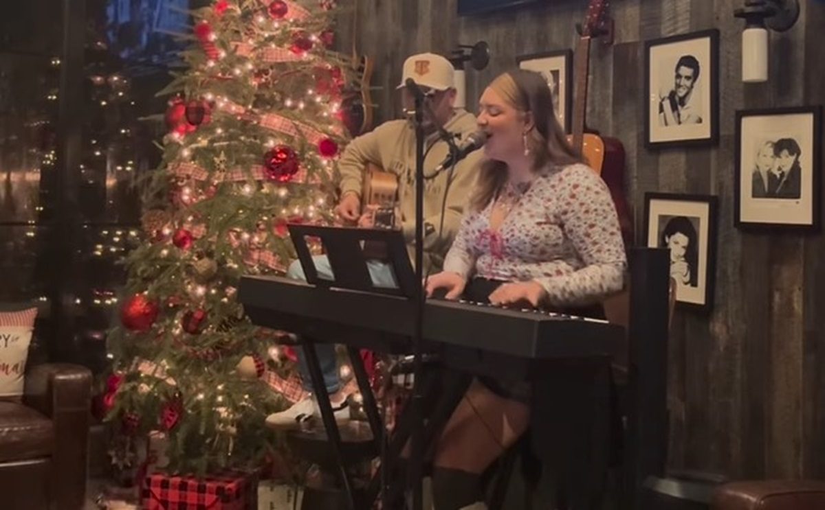 Jason Aldean Surprises Local Nashville Musician, Joins Her For Cover Of ...