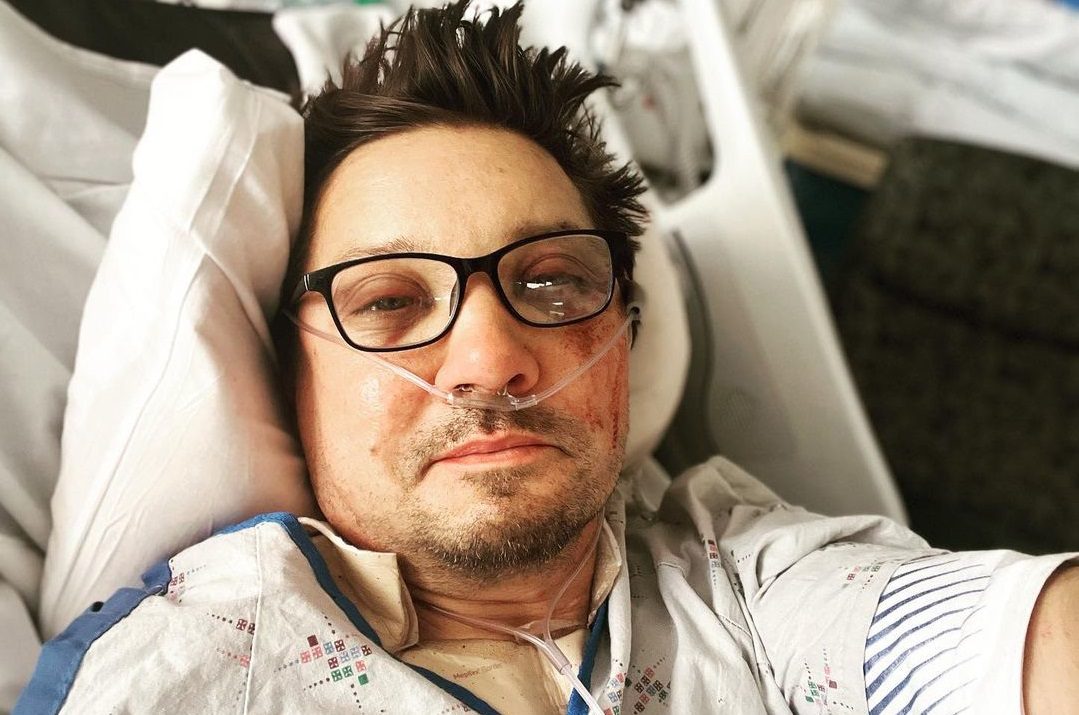 911 Log Reveals Jeremy Renner’s Chest Collapsed, Upper Torso Was ...