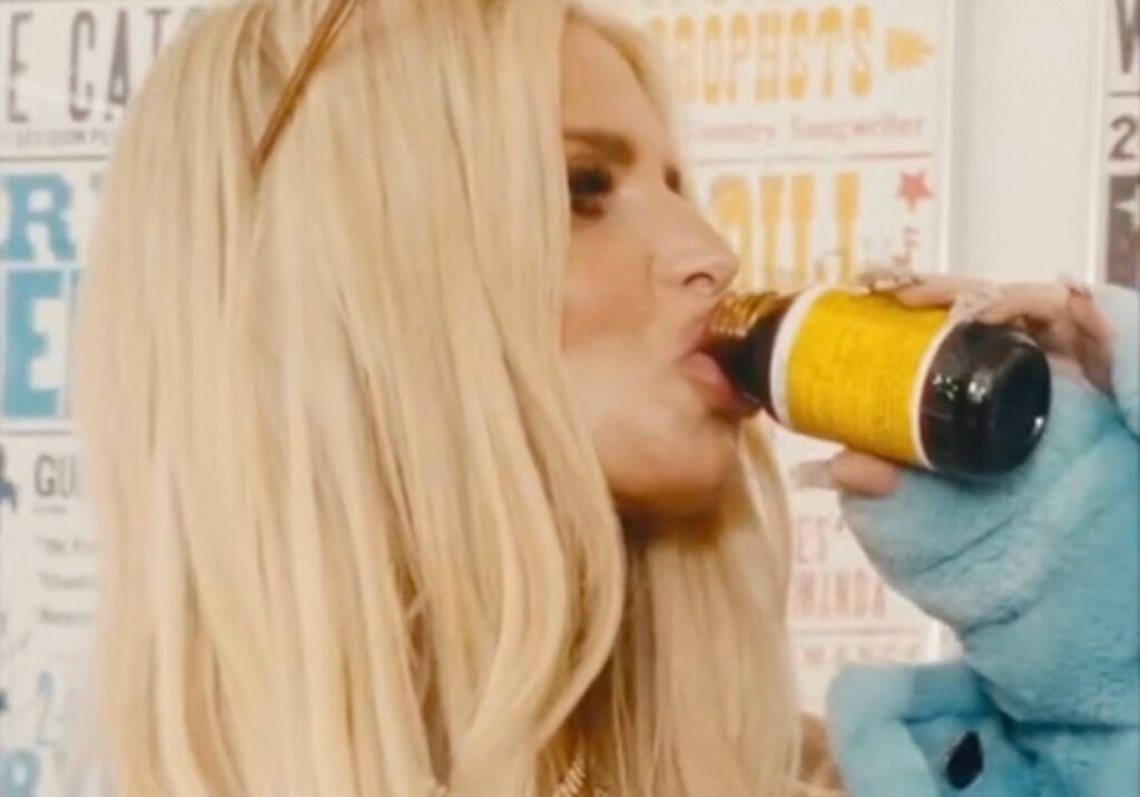 Jessica Simpson Says She Drinks Snake Sperm To Help Her Vocals ...