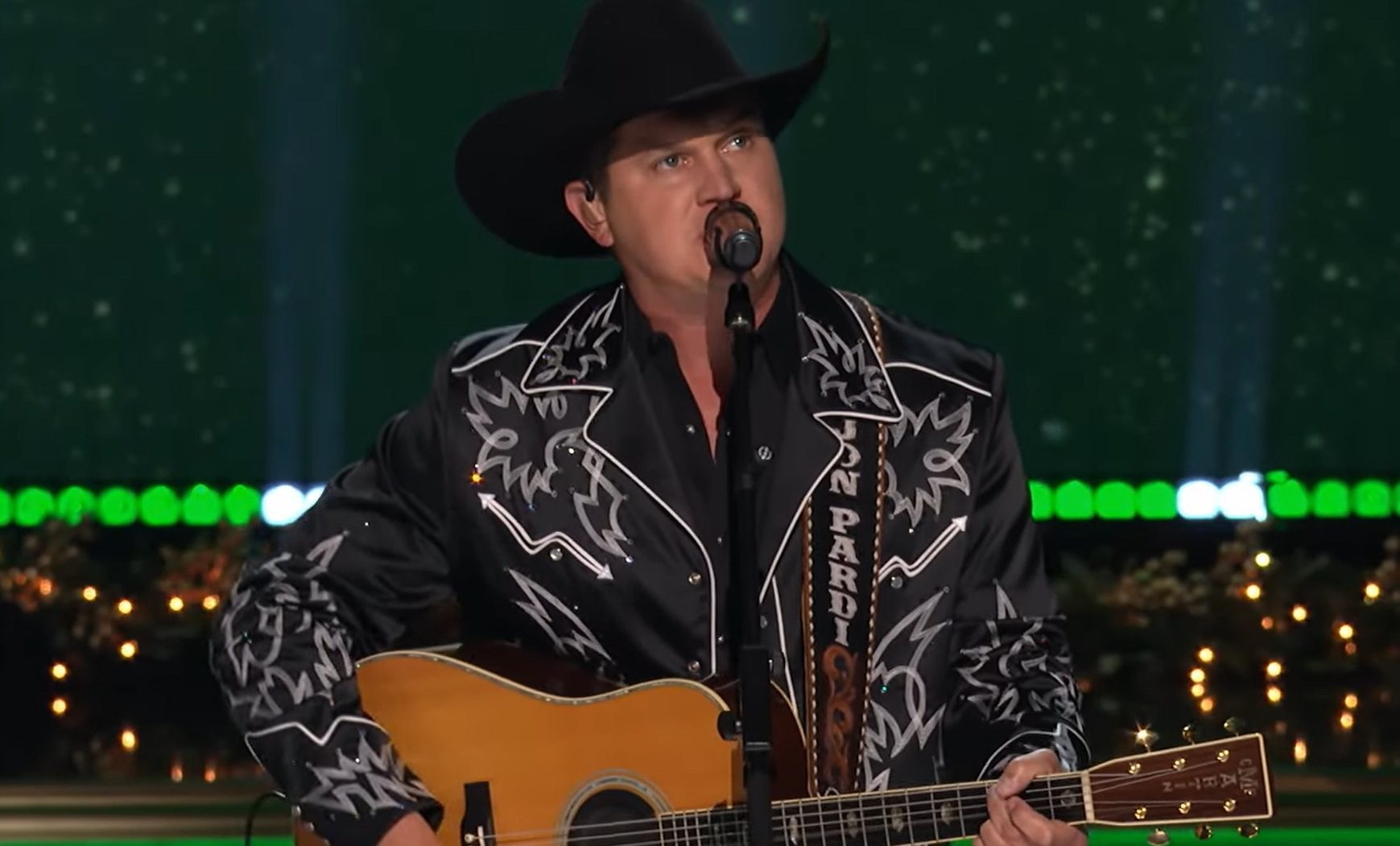 “Rudolph, Play Rudolph!” – Jon Pardi Says Christmas Music Is Saving His ...