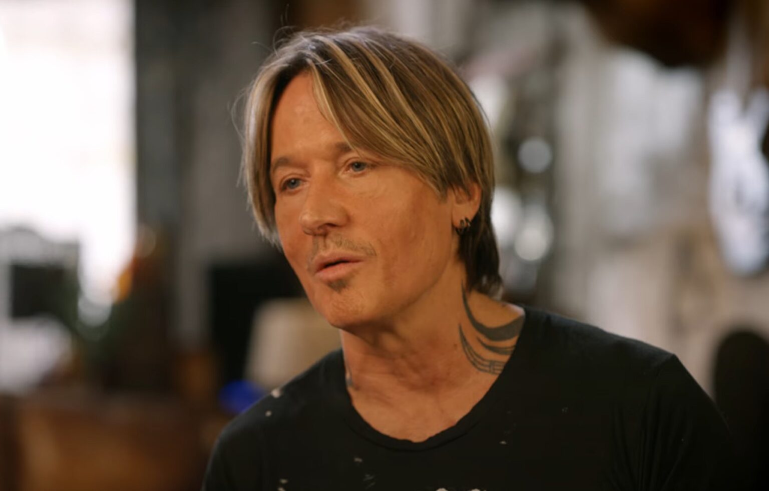 Keith Urban Recalls Winning CMA Entertainer Of The Year Over Kenny ...