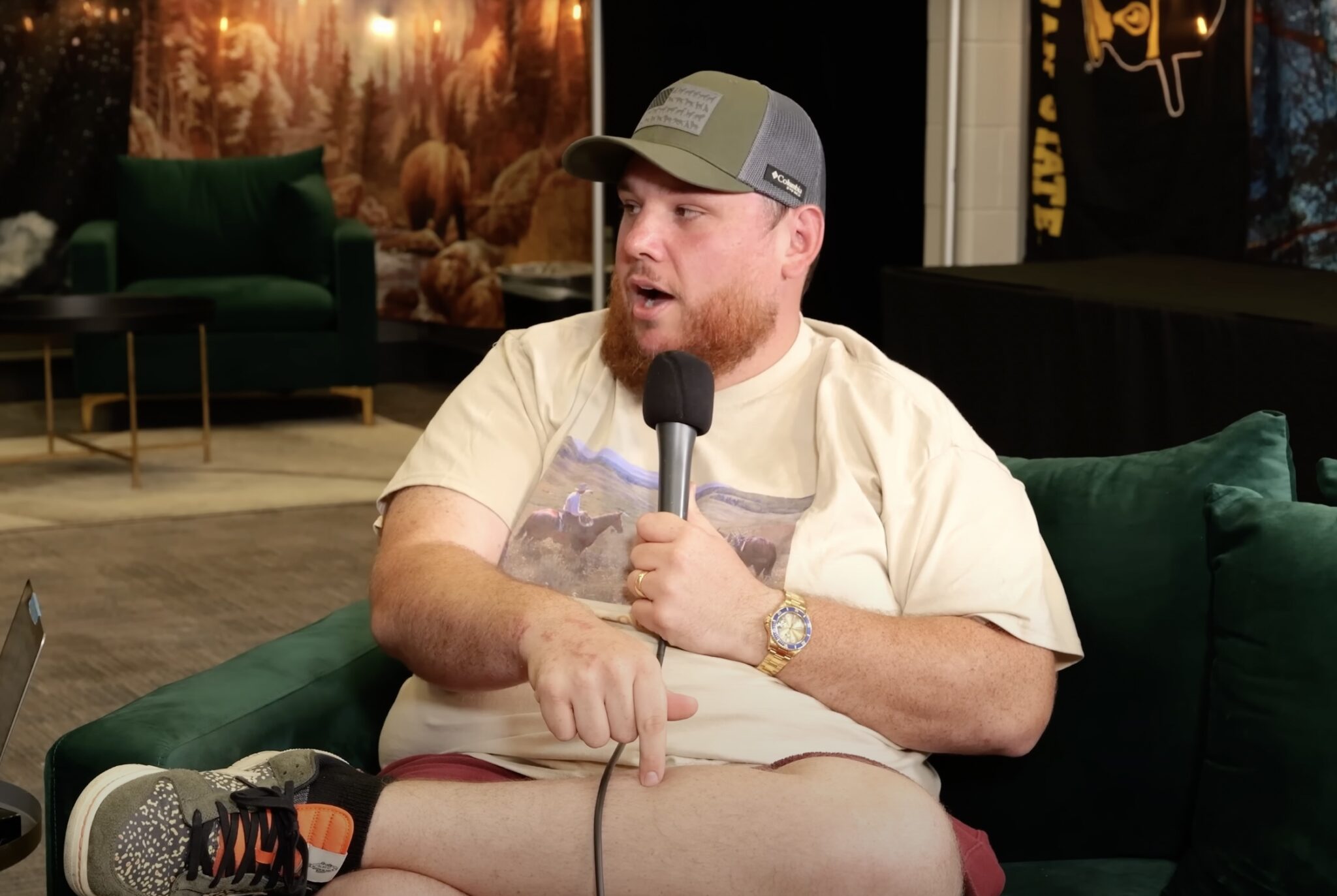 Luke Combs Says He “Bullied” His Dad To Stop Being A Vegetarian: “I’m ...