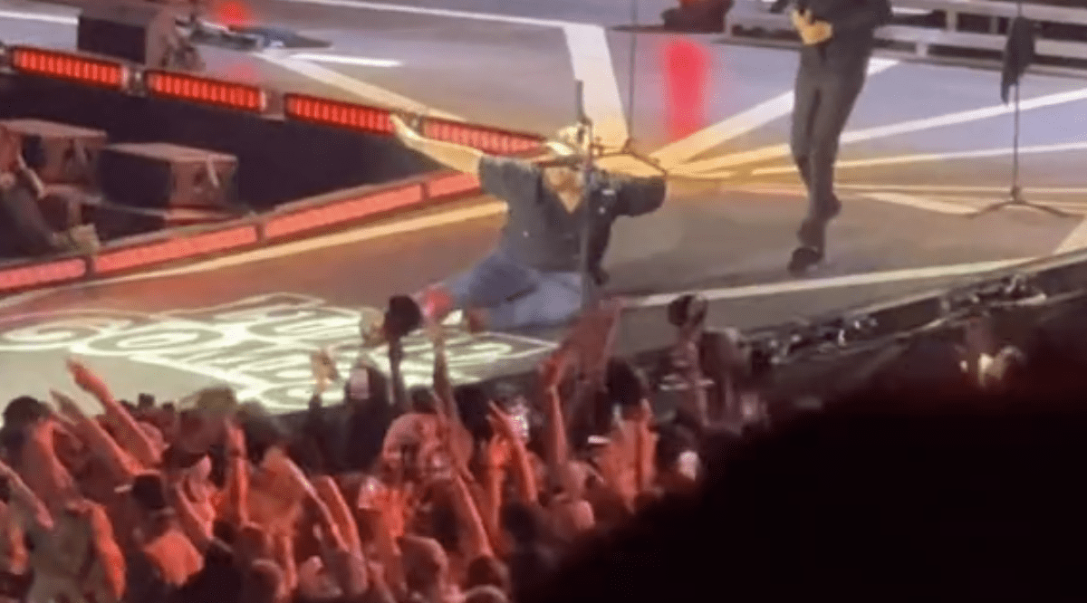 Luke Combs Had The Most Graceful On Stage Fall Of All-Time At Levi’s ...