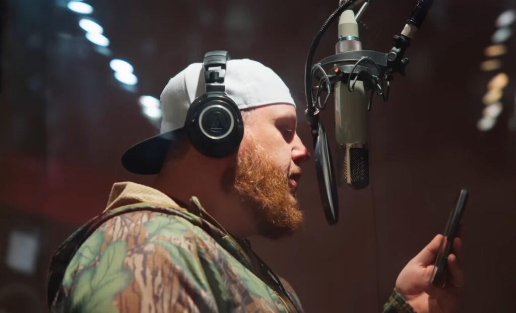 Luke Combs Teases Studio Cut Of Longtime Fan-Favorite, “Sleepless In A ...