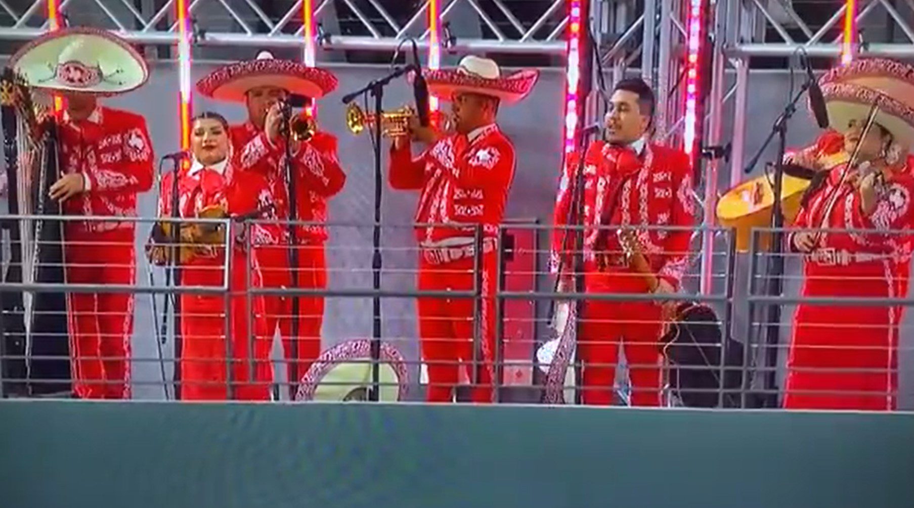 Mariachi Band At Mets-Rangers Game Busts Out Cover Of Creed’s “Higher ...