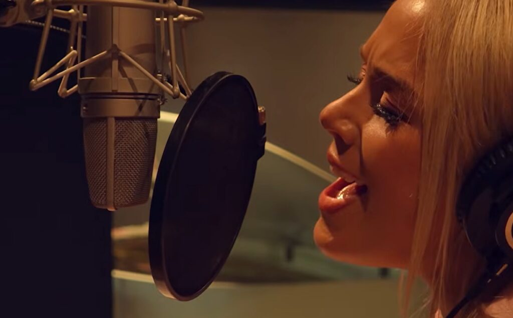 Megan Moroney Channels Her Inner Hannah Montana For “The Best Of Both ...