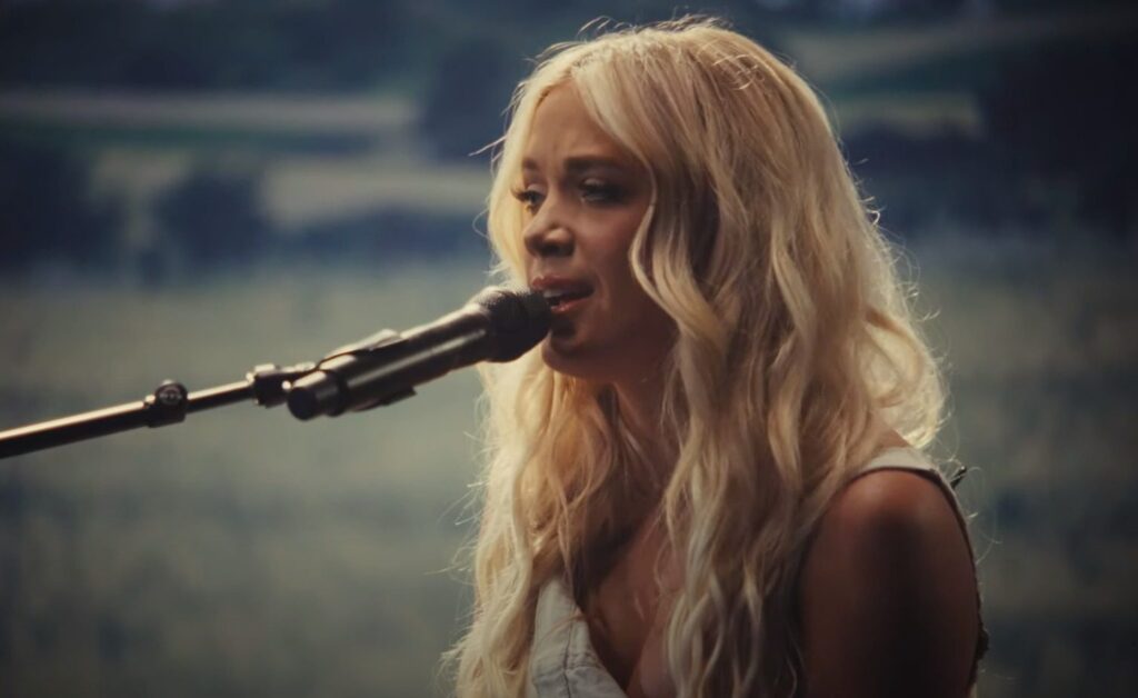 Megan Moroney Releases Live Acoustic Performance Video For “Traitor Joe ...