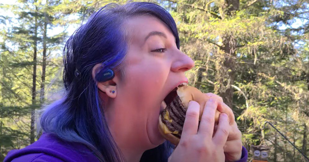 Alaskan Woman Breaks World Record For Largest Mouth Gape, & The ...