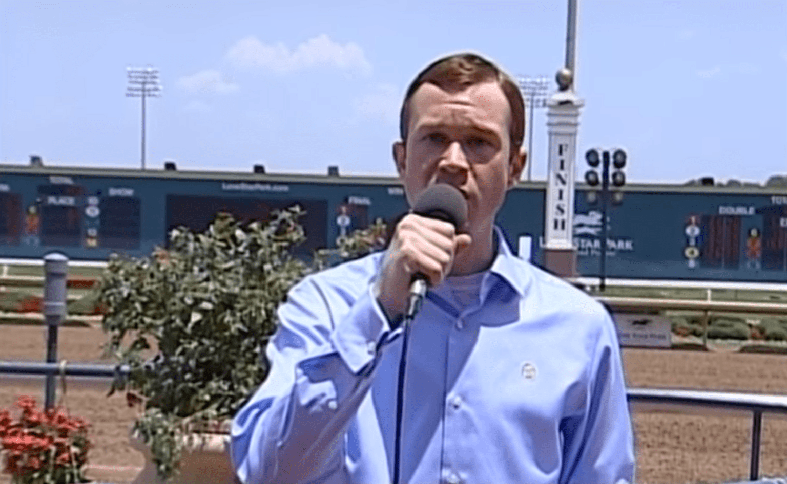 This Is Undoubtedly The Worst National Anthem Performance Of All Time ...