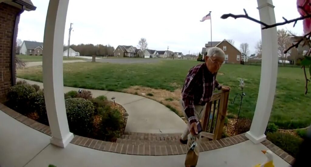 DoorDash Donates $20,000 To 78-Year-Old Dasher Who Went Viral In ...