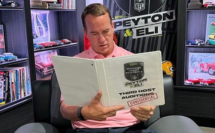 Peyton & Eli Manning’s ESPN Monday Night Football “Manningcast” Teases ...