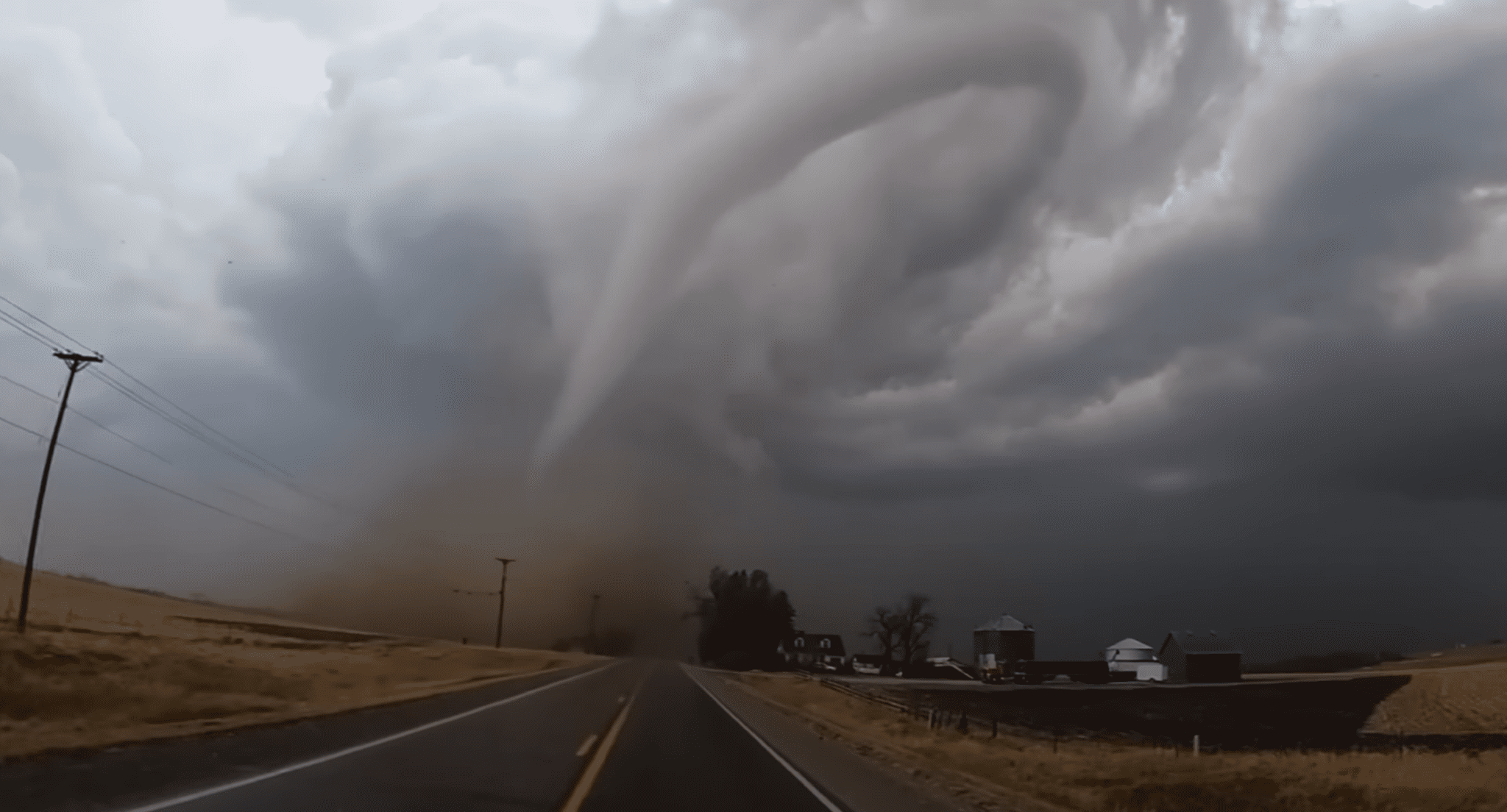 Stormchaser Captures Insane Footage Of Drill Bit Tornado In Iowa