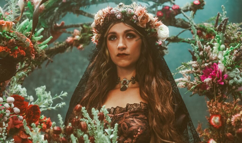 Sierra Ferrell Announces 2026 ‘Heavy Petal’ Tour | Whiskey Riff