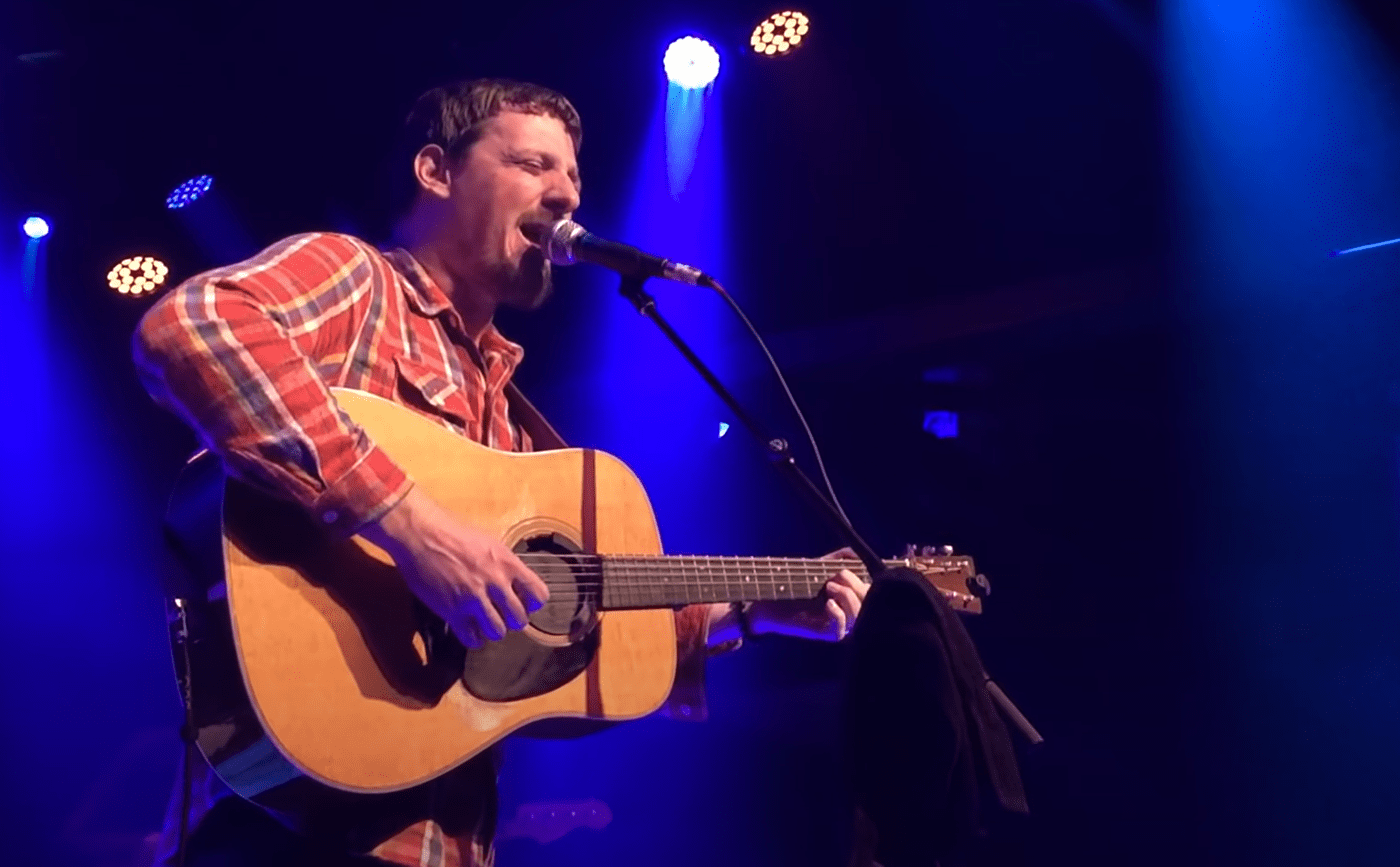 Sturgill Simpson Covering Waylon Jennings’ Iconic “Waymore’s Blues ...