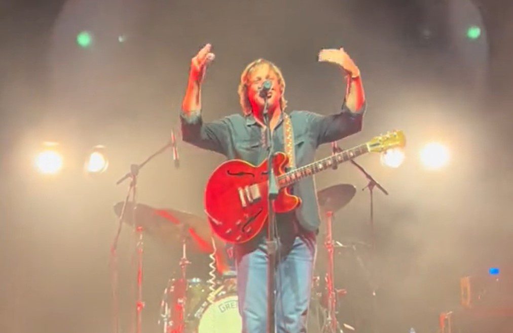 “Get Ready To Get That A** Whooped” – Sturgill Simpson Gets Booed After ...