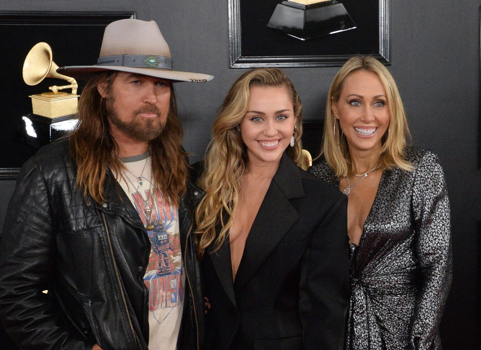 An Arizona Woman Sued Billy Ray Cyrus – And Subpoenaed Taylor Swift ...