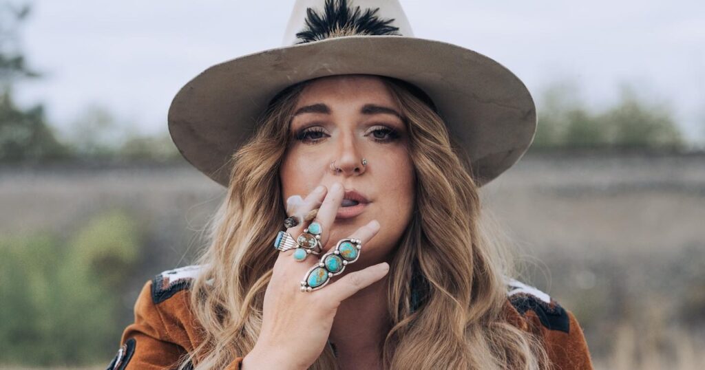 Taylor Hunnicutt Throws Down Gritty Debut Album ‘Alabama Sound ...