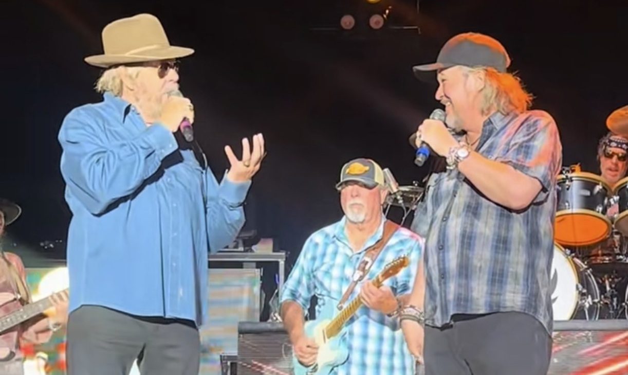 Hank Williams Jr. Brings Out Travis Tritt For “Family Tradition” At ...