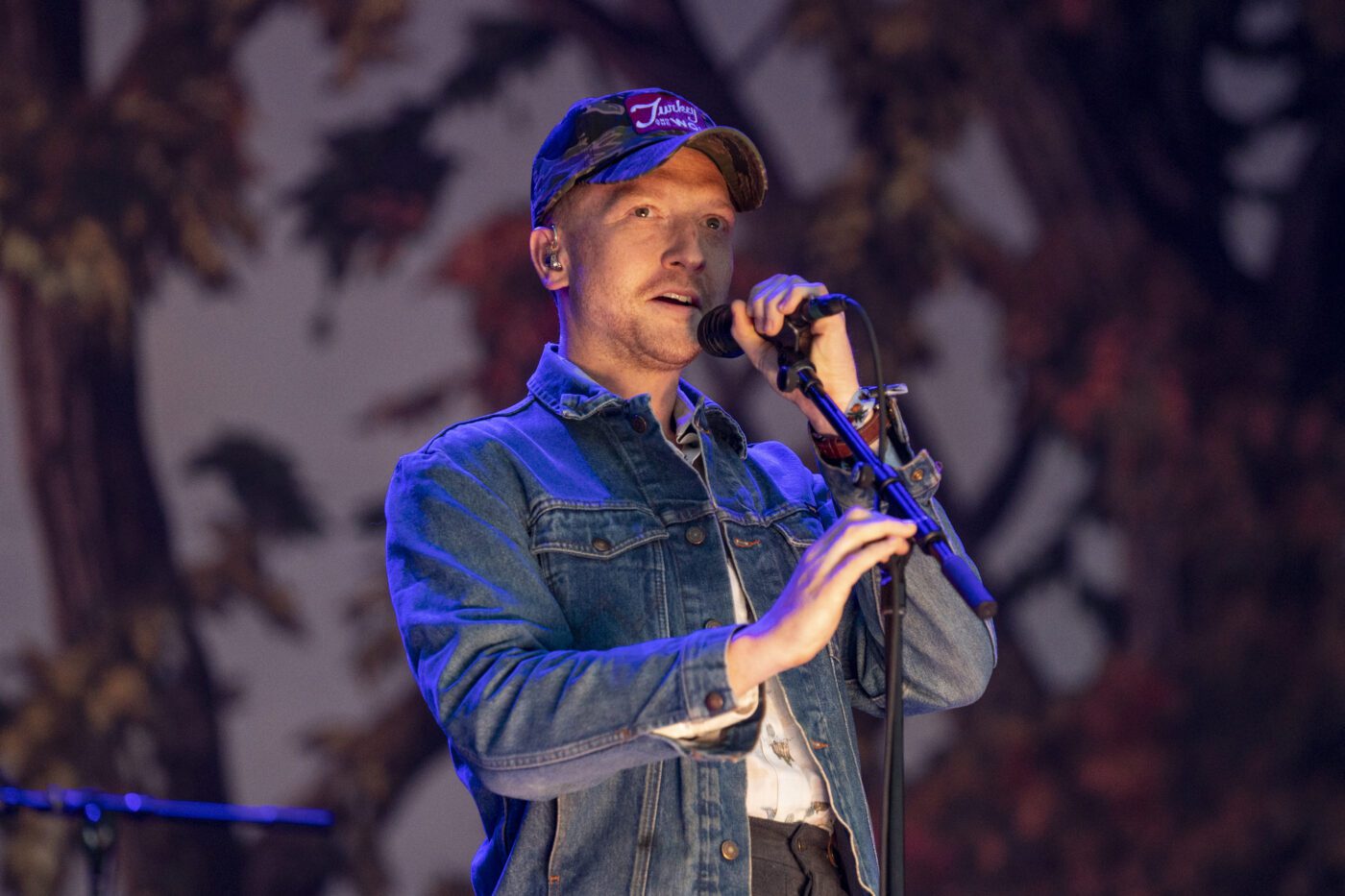Watch Tyler Childers’ Stunning Performance Of Unreleased Fan Favorite ...