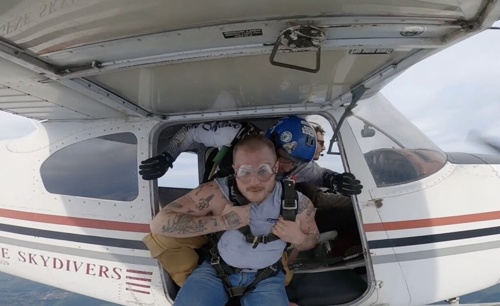 Zach Bryan Went Skydiving In Oregon, And Then Took The Owner’s Son On ...