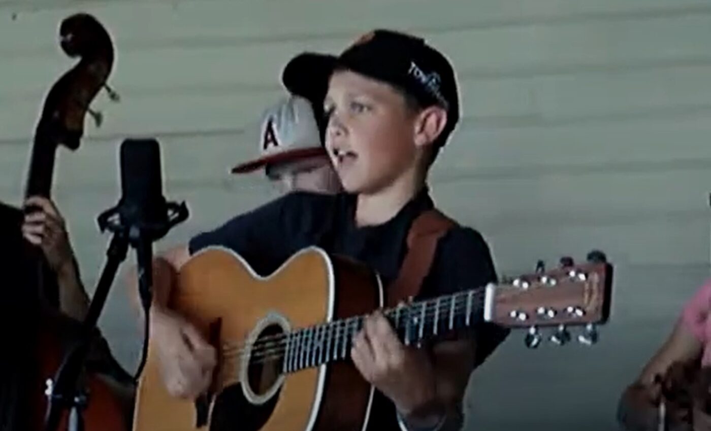Watch A 12-Year-Old Zach Top Deliver Bluegrass Gold With “Mule Skinner ...