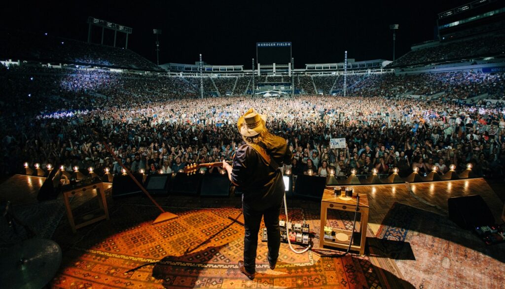 Chris Stapleton Announces Additional ‘All-American Road Show’ 2025 Tour ...