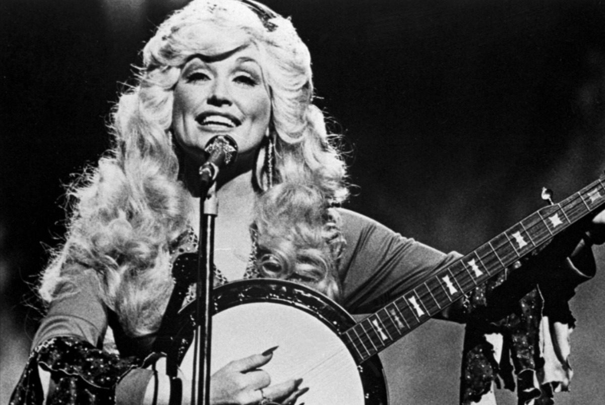 Country Music Hall Of Fame Announces New Exhibit, ‘Dolly Parton ...